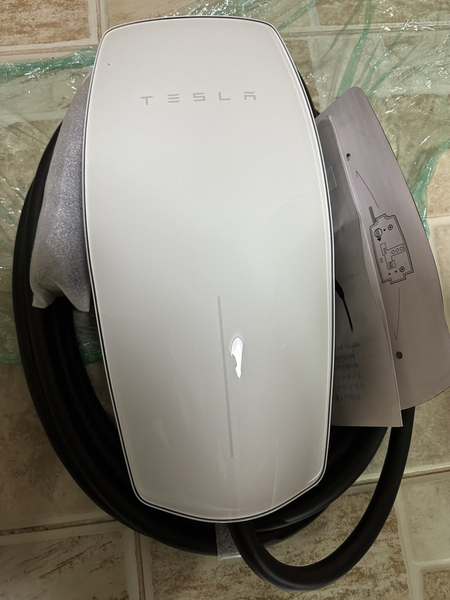 продается зарядка Tesla американская