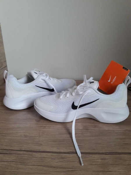 Кроссовки NIKE, оригинал, размер 37,5