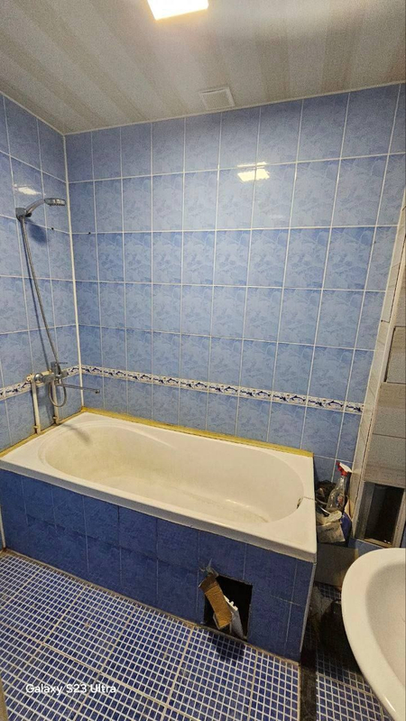 2 хоналик 3 этажда жойлашган квартира сотилади . 4 этажлик гиштли дом.