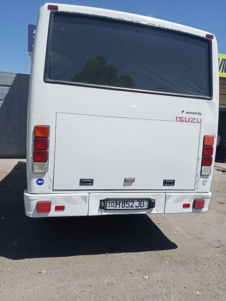 Isuzu Avtobus NP26