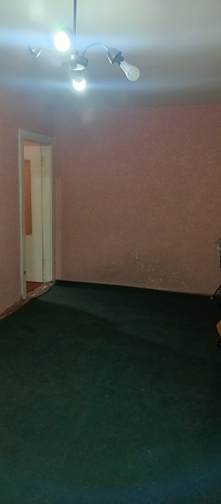 Kvartera sotiladi uchtepa 13.18.22.  1 xonali 37m²