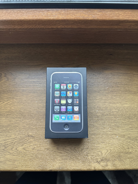 NEW apple iPhone 3GS no active новый с полным копмлектом
