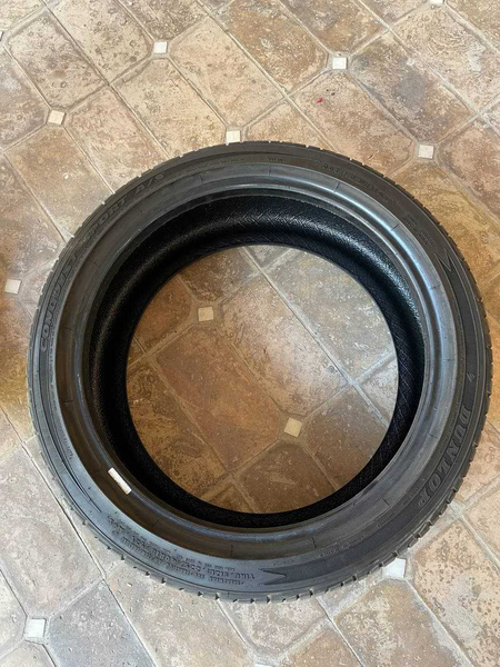 Автошины Dunlop 225/40/18