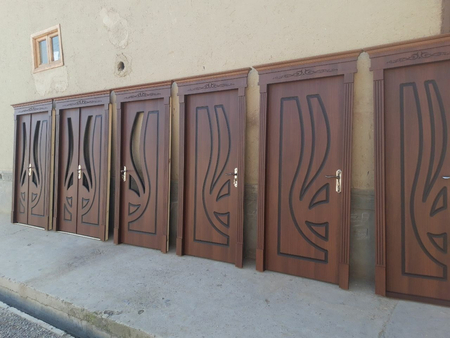 Barcha turdagi rangdagi mdf eshiklar bor tayyori ham bor yasab beramiz
