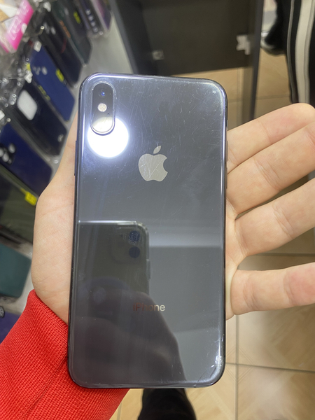 Iphone XS hotirasi 64 yomkist 77%