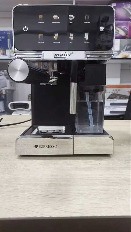 кофемашина Maier Mr-2100, 20 бар с капучинатором объем 1.8 литра.