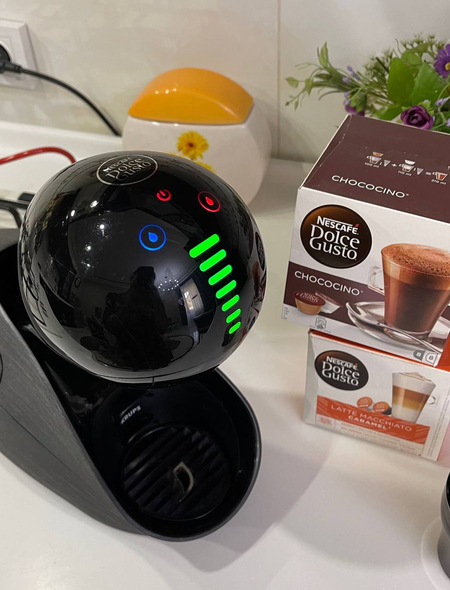 Продаётся кофемашина Krups Nescafé Dolce Gusto Movenza.