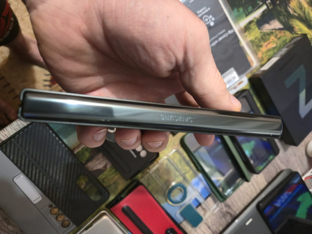 Samsung Galaxy Z Fold 3 + Galaxy watch 4 classic + аксессуары
