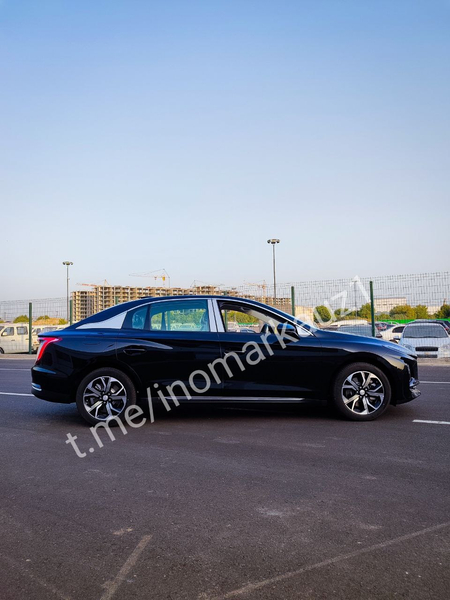Hongqi e-qm5 в наличии