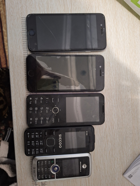 Eski telefonlar sotiladi