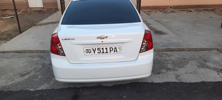 Ласетти жентра сотилади
