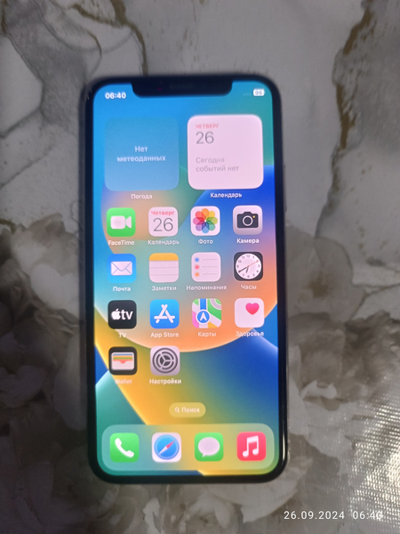 Продаю iPhone X состояние нормальное