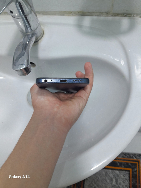 Tecno spark 10 holati ideal