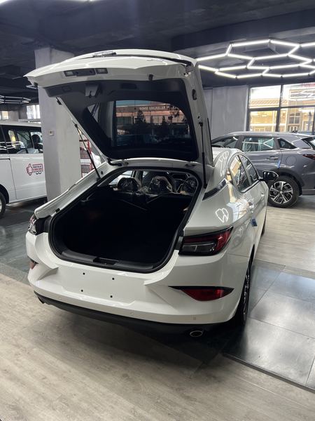 Jac J7 Седан с 1.5 турбо двигатель