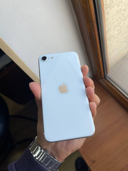Iphone ES obmen holati ideal