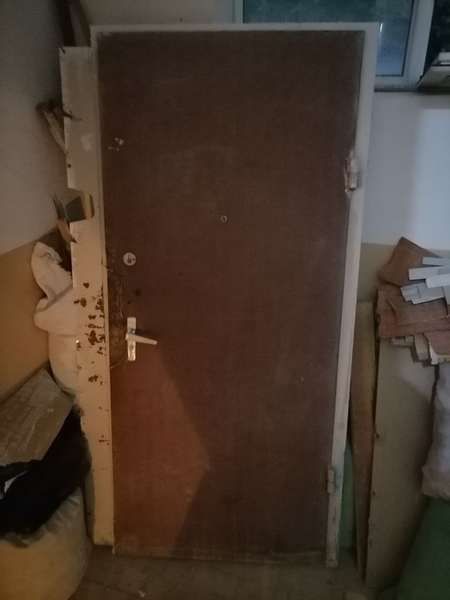 Железный дверь б/у