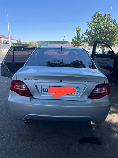 Nexia 2. 1’6 srochno sotiladi.88.000 yurgan