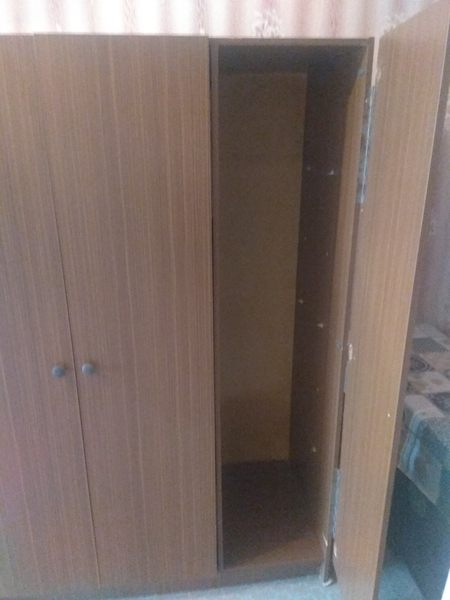 Шкаф продаётся  хорошем состояние Яхши холатда