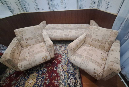 Продаются диван с креслами