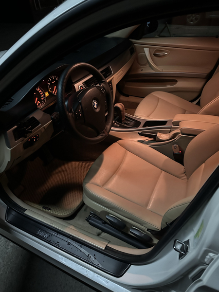 Bmw sedan E 90 kuzov 320i