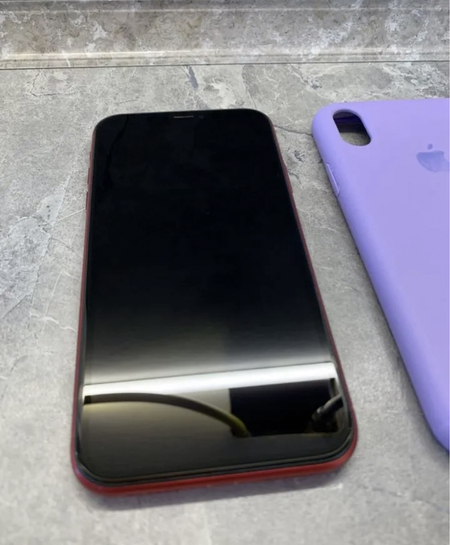 Iphone XR RED sotiladi