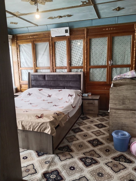 Xovli suv boyida dacha uchun uy