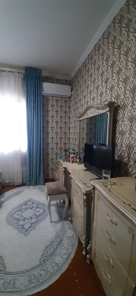 Катта ховли сотилади
