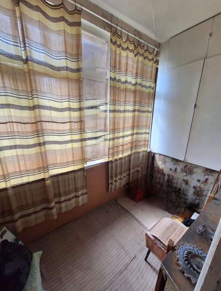 Ялангач Продается квартира 2/3/4 балкон 1.5х3