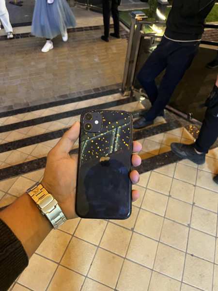 Iphone 11, 64 gb емкность 86