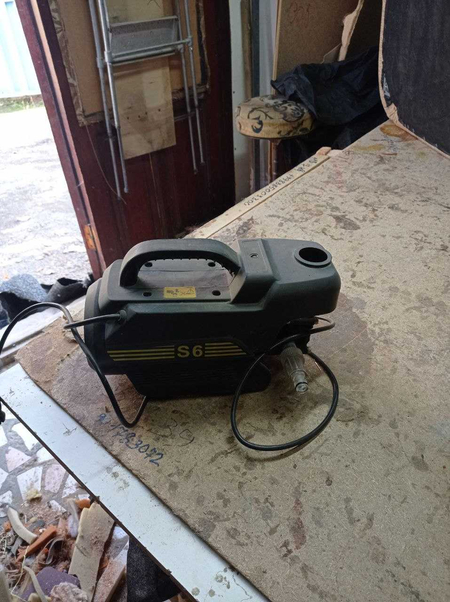 Продается KARCHER ручная мойка в отличном состоянии