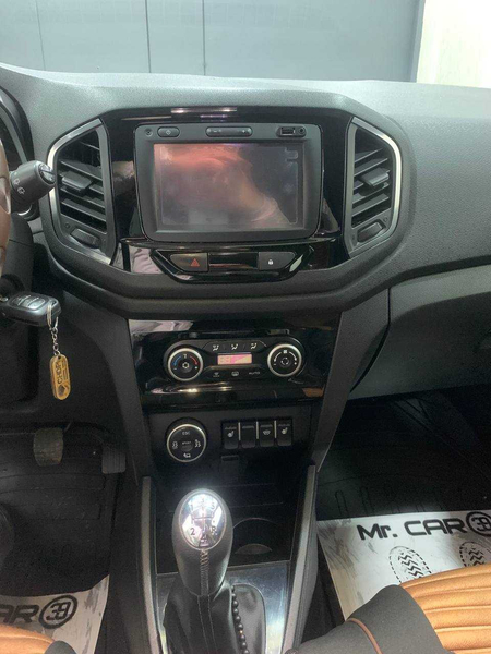 Lada Xray Cross LUXE prestige