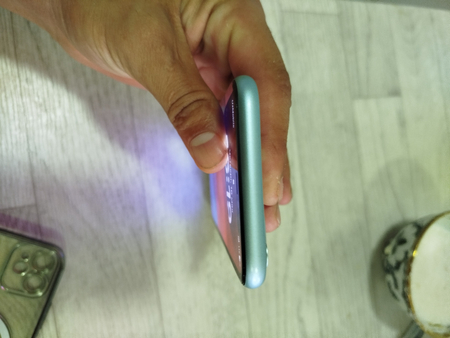 Iphone 11 garantiya 64 gb bir qol