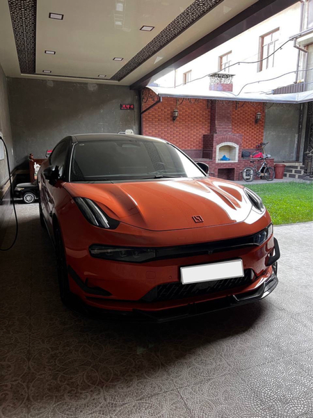 ZEEKR 001 Z SPORT CARBON (2023) в идеальном состоянии