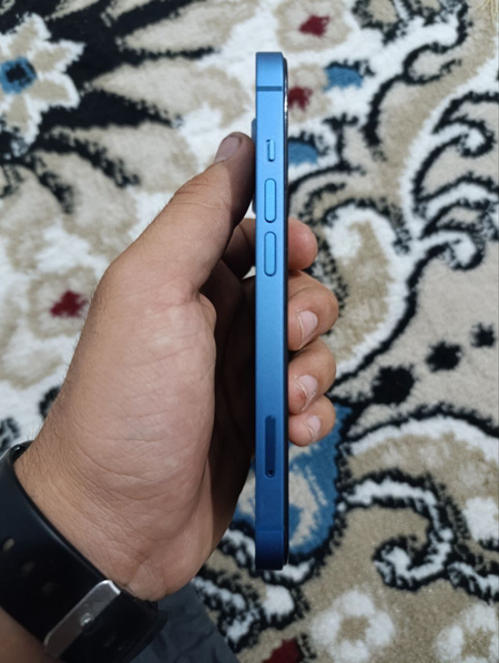 телефон Iphone 13