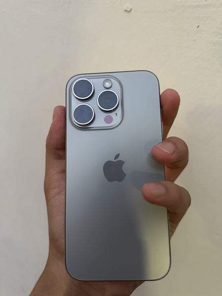 Iphone 15 pro titan