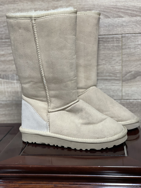 UGG Australia 41-35