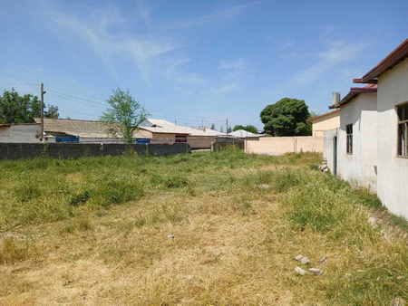 Nurafshon shahrida (to'ytepa) noturar bino sotiladi 25 sotix
