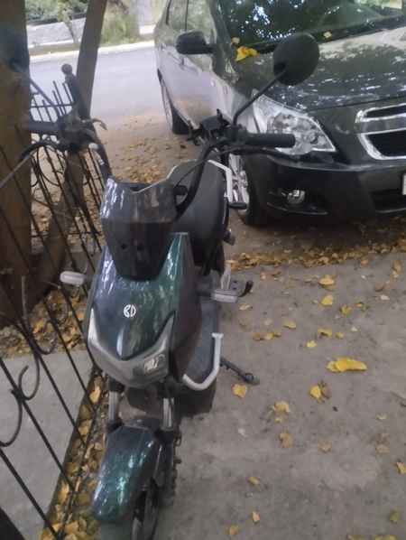 elektr skuter moped