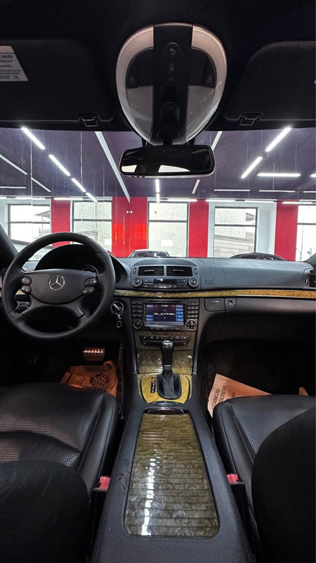 Mercedes Benz W211 e63 AMG