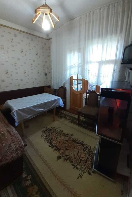 Продаётся квартира 4/4/4 (торец) на массиве ТТЗ-4,М.Улугбекский р-н