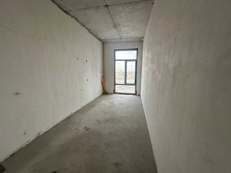 2 xonali 76m2 6-qavatda kvartira sotiladi