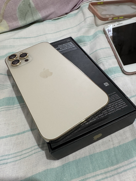 Айфон 12 Pro max. 97% батарейка. Состояние идеал. Голд.