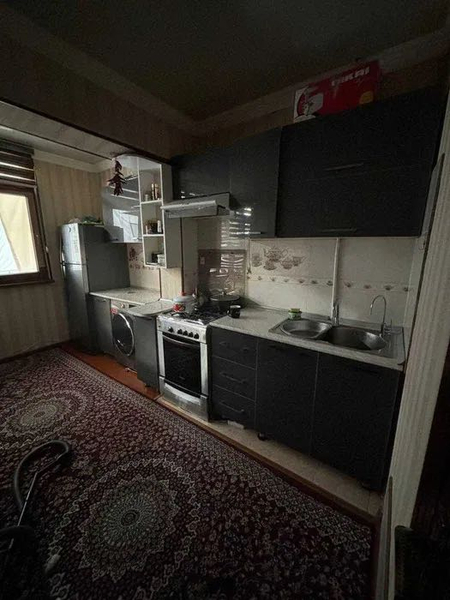 Продается просторная 4х комнатная квартира рядом с Самарканд дарвоза