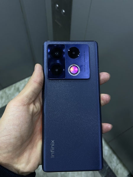 infnix note 40 pro   12+12 256 gb xotira 90 fps bez pravodnoy zar.