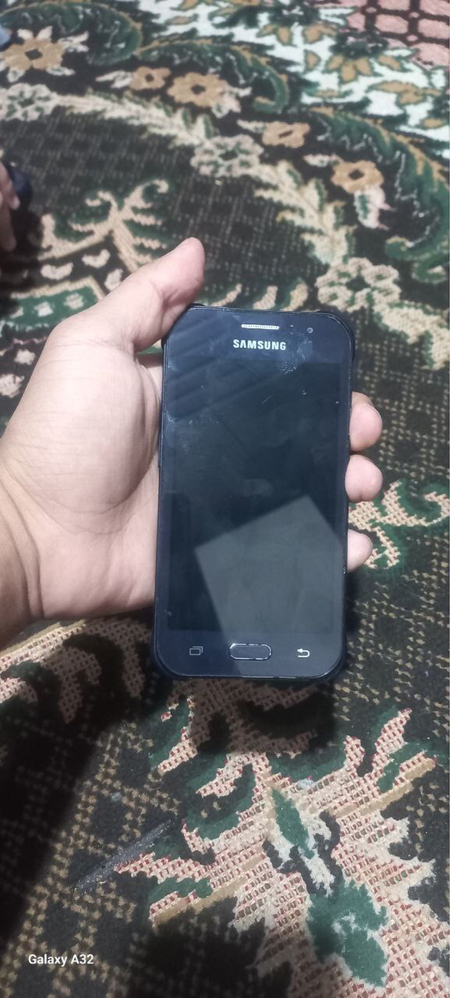 Samsung j1 sotiladi