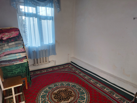 Navoiy shahrida hovli sotiladi , sputnik 15-maktab yonida.
