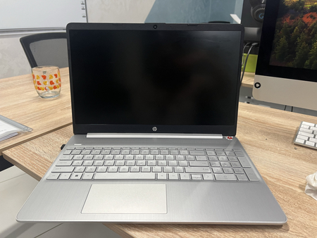 Срочно продам ноутбук HP 15-dy2795wm