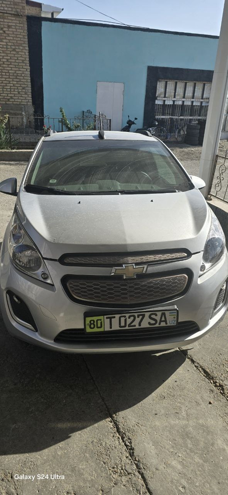 Spark elektito mobil