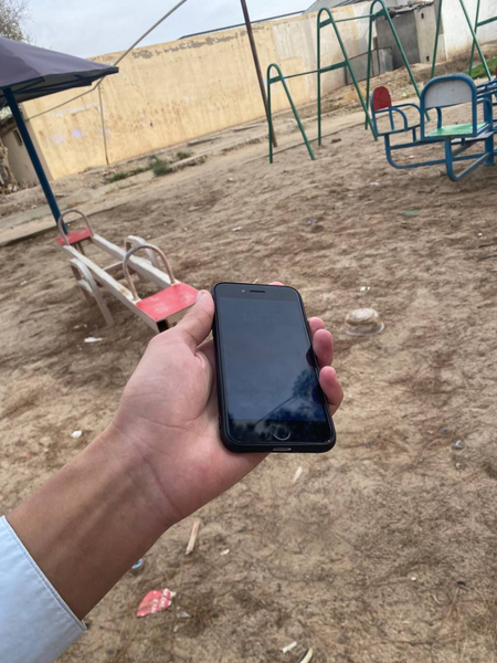 iphone se 2020 64 gb ayblari bor