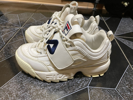 Продам кроссовки 33 размера (Fila, Reebok, Converse)